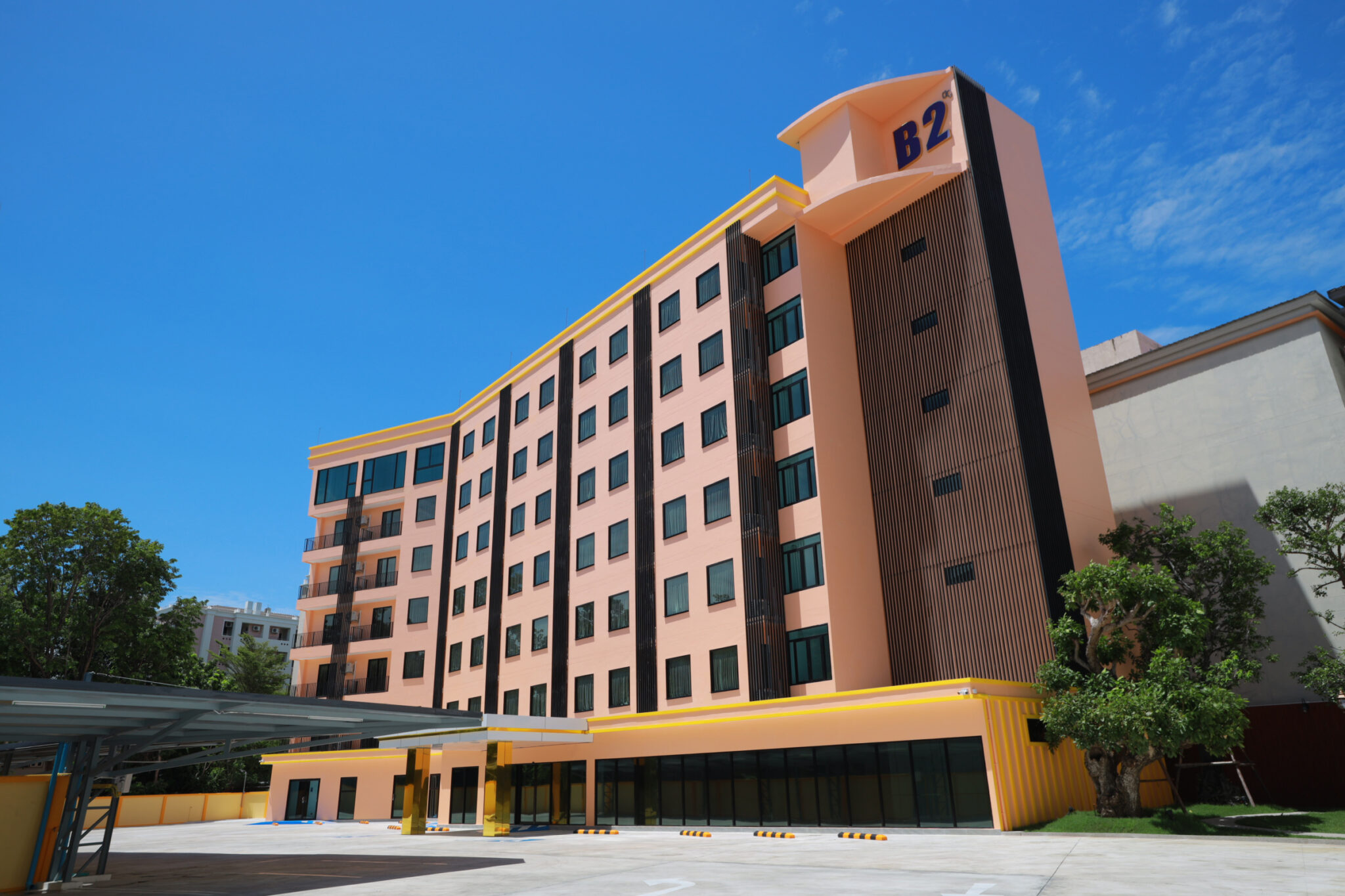 B2 Hotel Group Extends Congratulations to New Graduates of Burapha ...